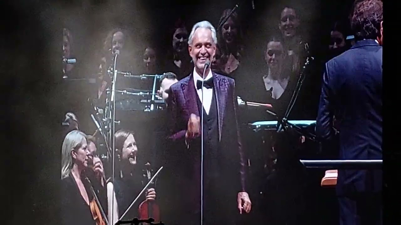 Andrea Bocelli (Crowd Singing Happy Birthday) Belfast 22/09/2022 - YouTube