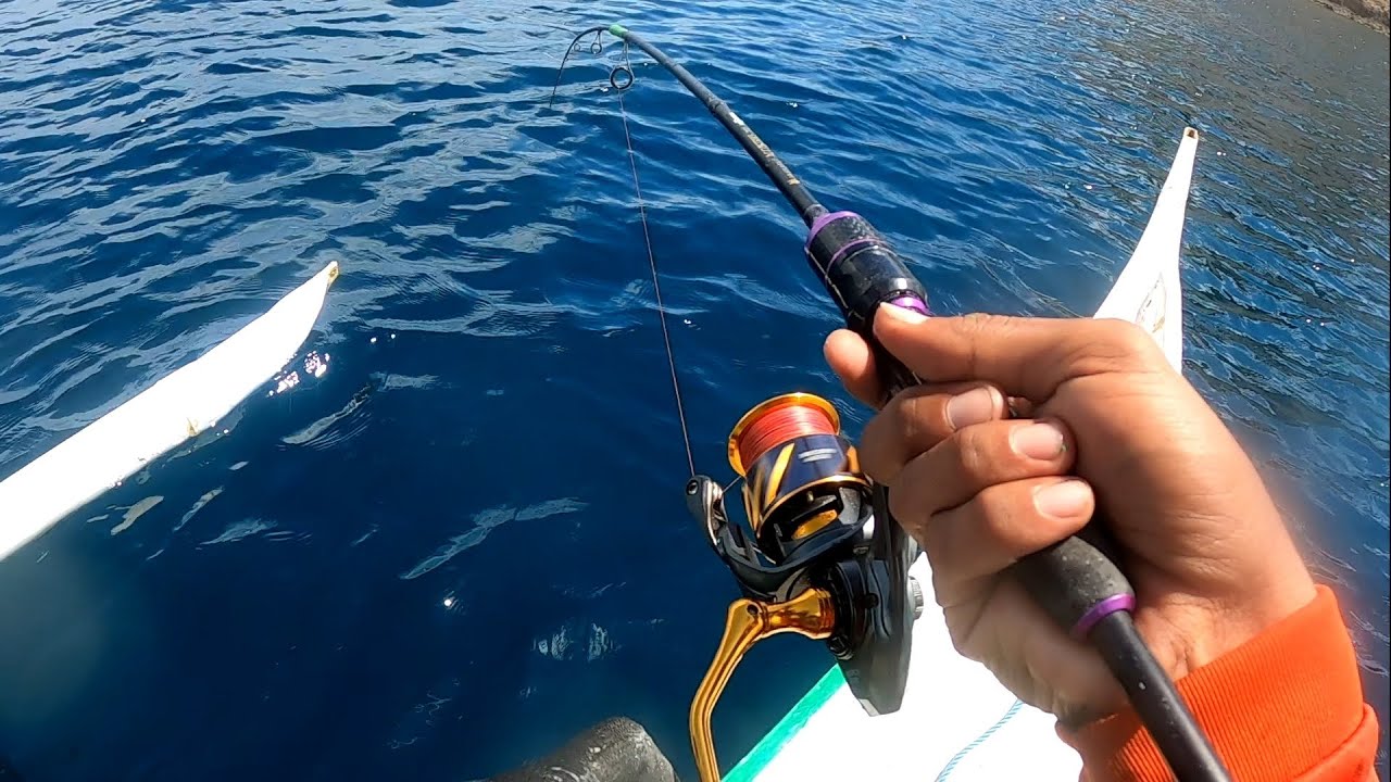 Ultralight jigging |Jakkaru Accustrike 2-8 lb vs Babon GT 15 Kg. - YouTube