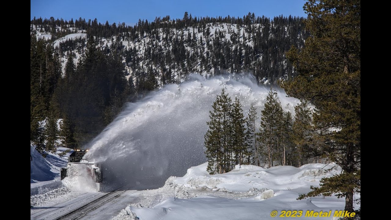 Rotary Snow Plow SPMW 207 on Donner Pass, Feb 9, 2023 - YouTube