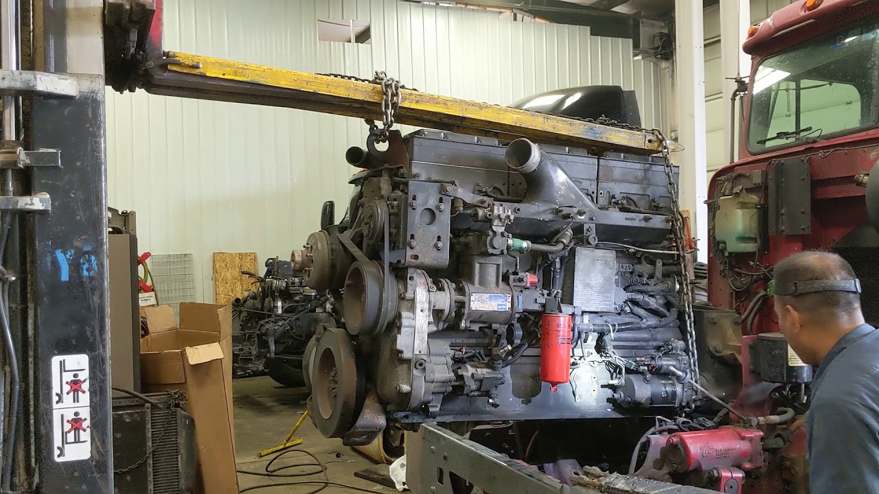Big Truck Engine Removal in under 2 minutes Cummins N14 - YouTube