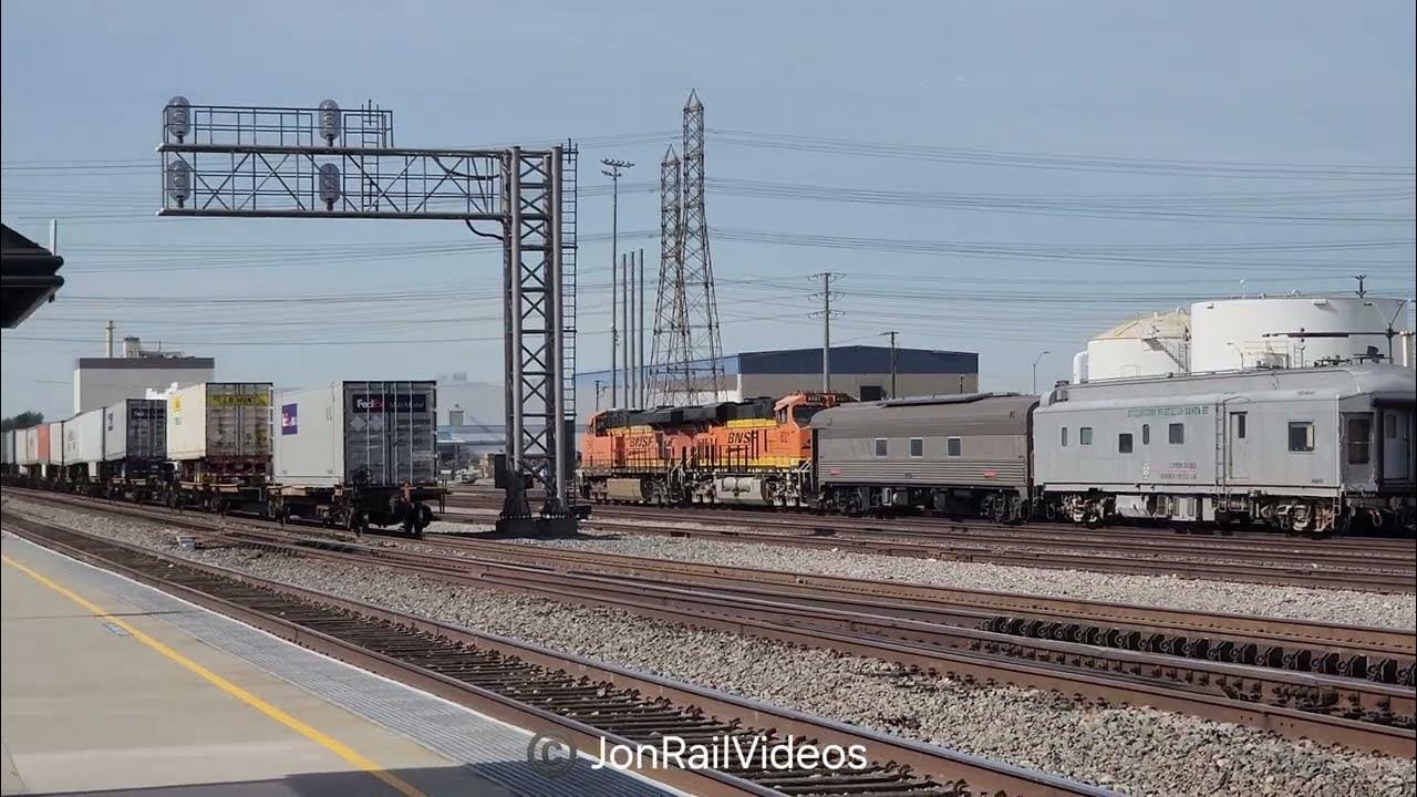 11/6/24 Pre: WB BNSF short stack passes Commerce-2 ft. BNSF Geometry cars BNSF 90 & BNSF 83 ...