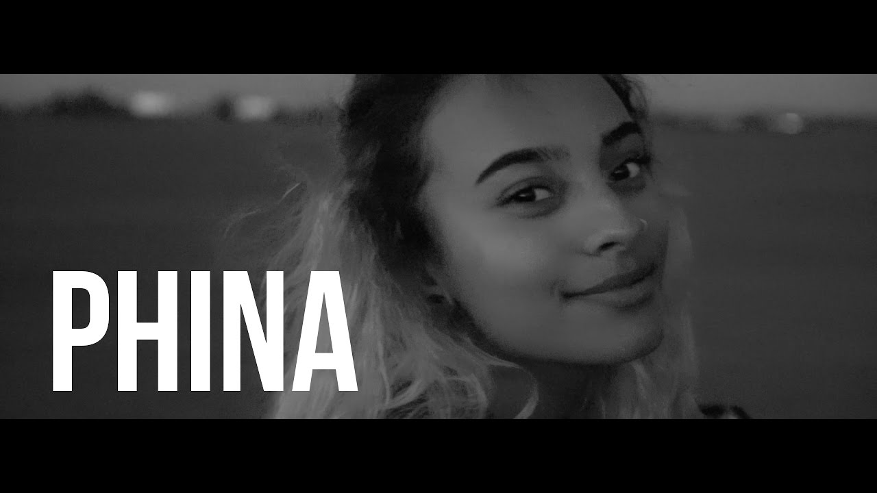 Model video Phina - YouTube
