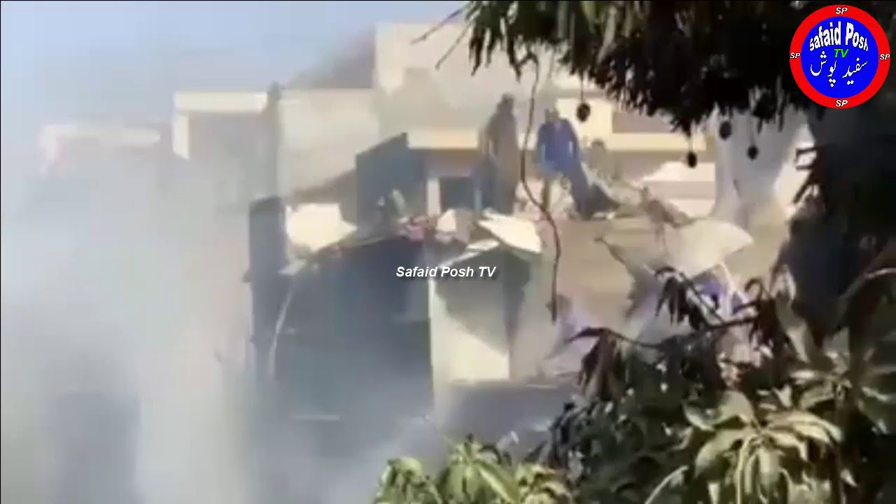 PIA Plane Crash Karachi 22 May 2020 | pia crash landing | pia aeroplane ...