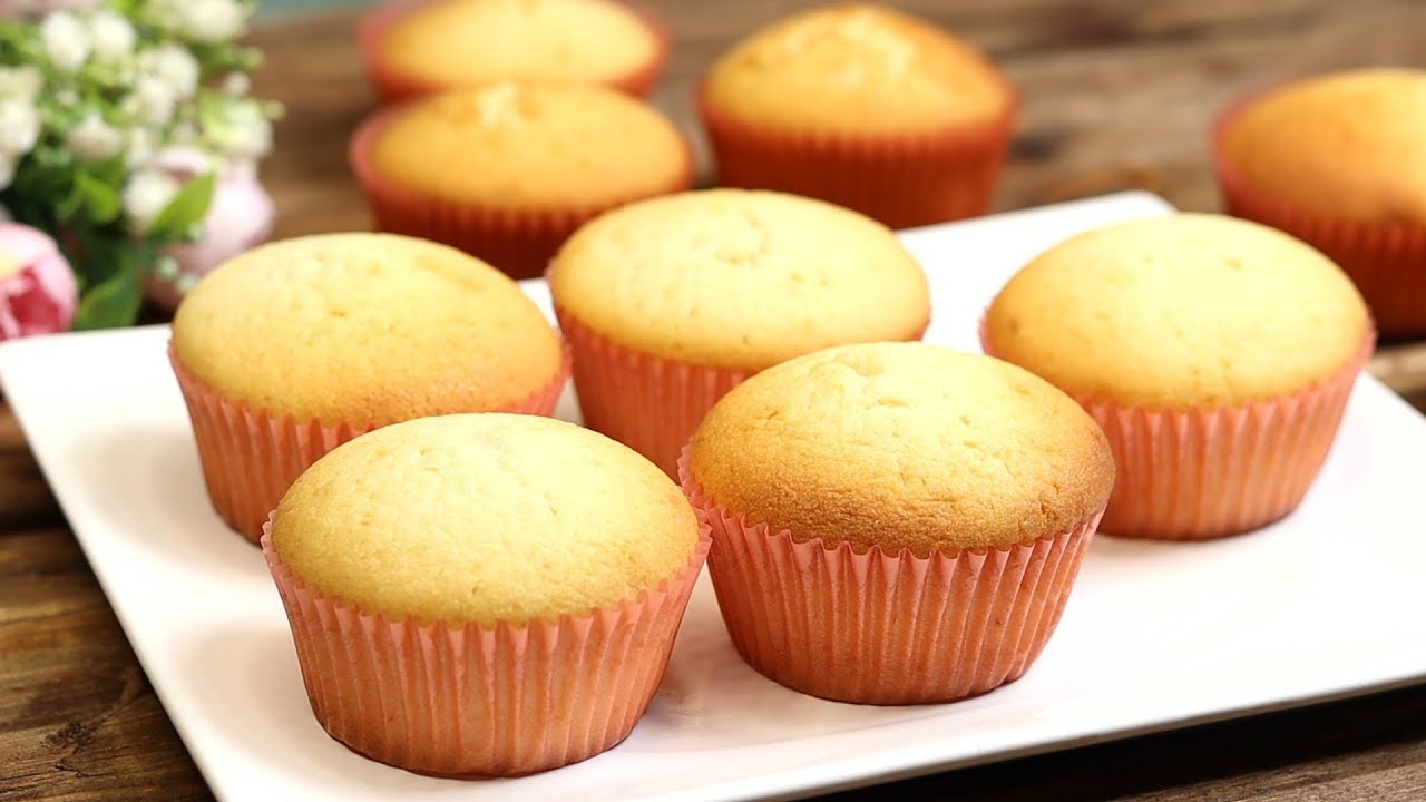 Simple vanilla cupcake in less than 5 minutes /Sooo tasty and easy ...