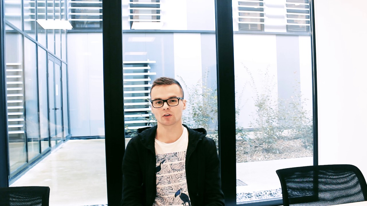 Jean-Baptiste - Conseiller client Webhelp France - YouTube