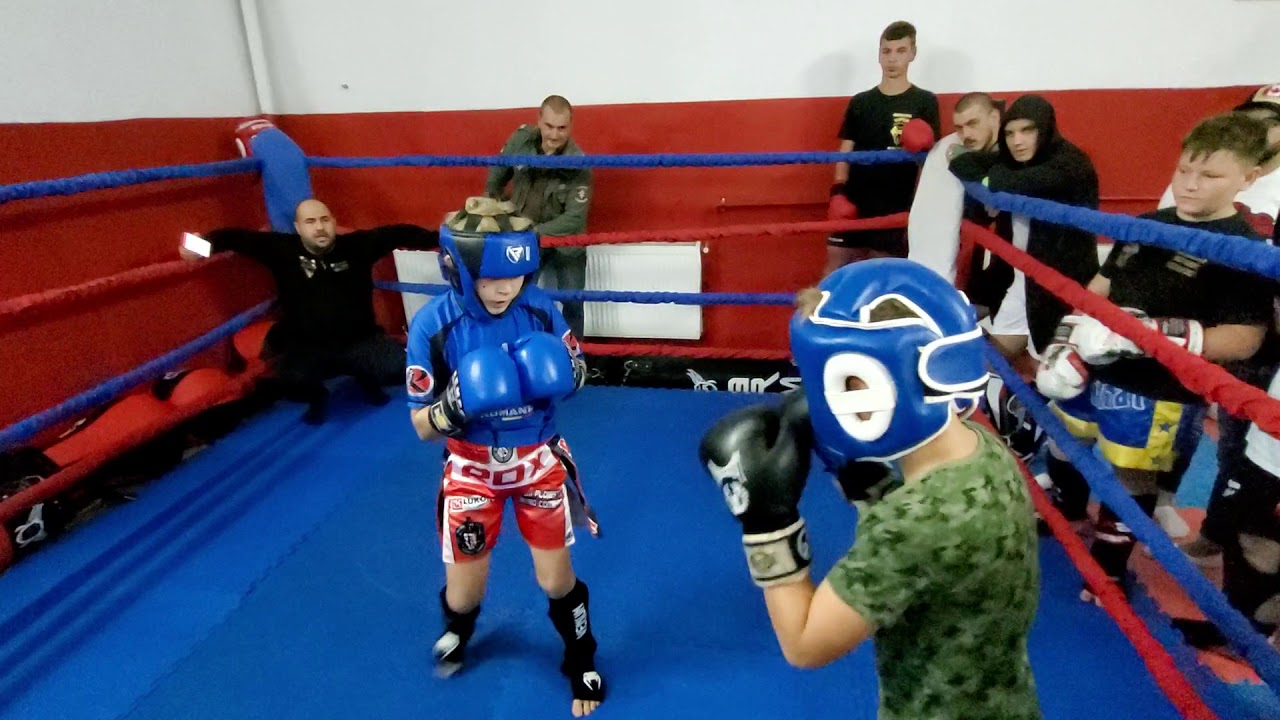 kickboxing Edwin Petrea - YouTube