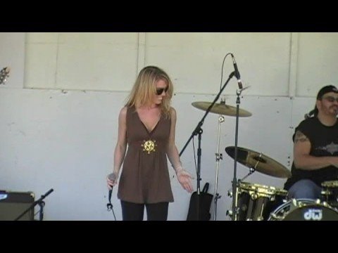 Nicole Frechette - "I Want to Love Somebody Like You" - YouTube