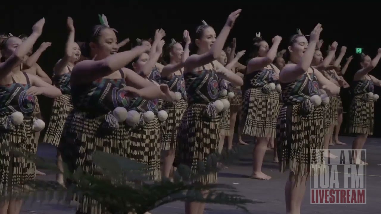 Te Roopu Kapa Haka o Te Ao Mārama - YouTube