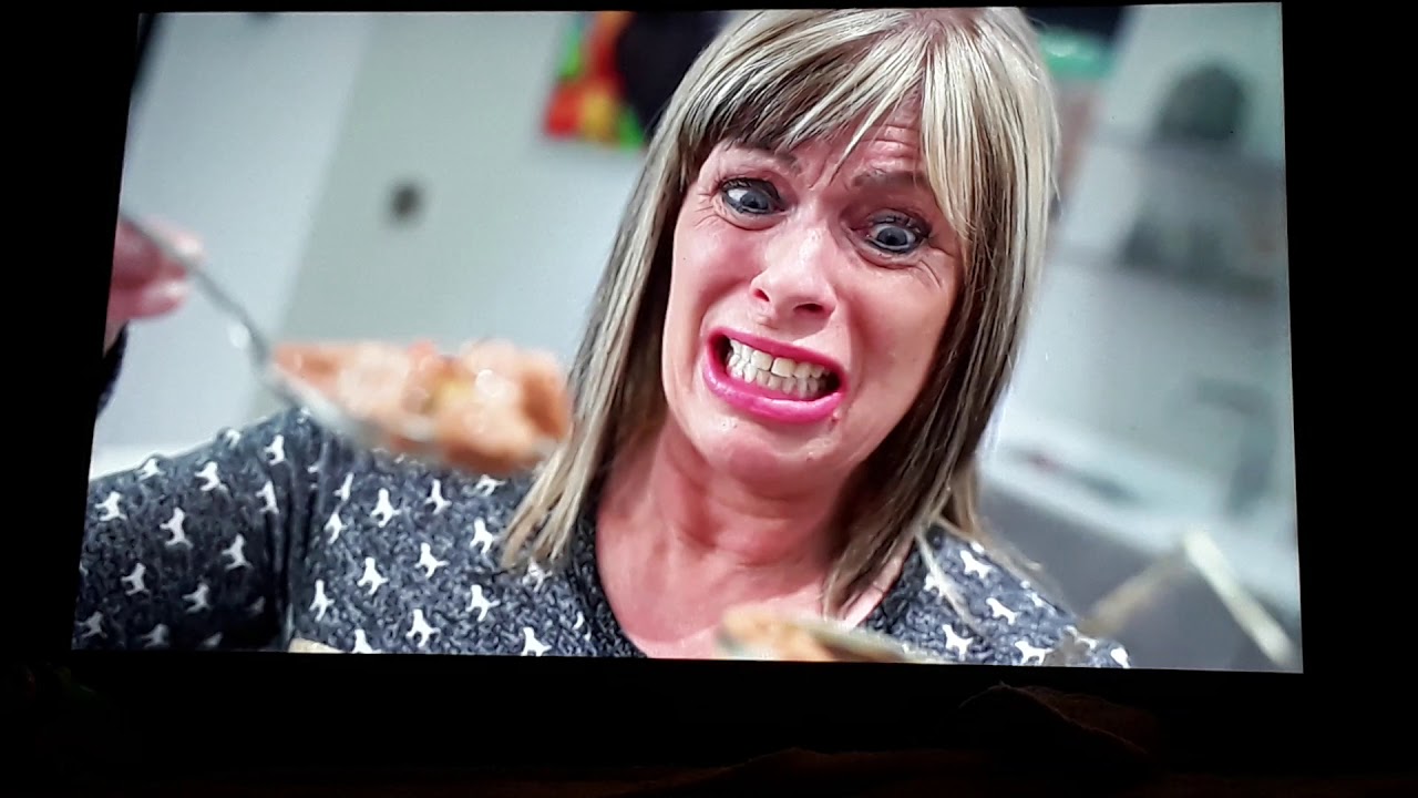 morgz mum screaming and wimping compilation 5 - YouTube