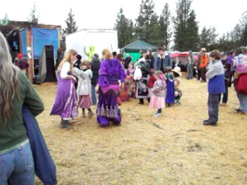 tonasket Barter fair 2010 kids peace parade 1.2 The Okanogan Family ...