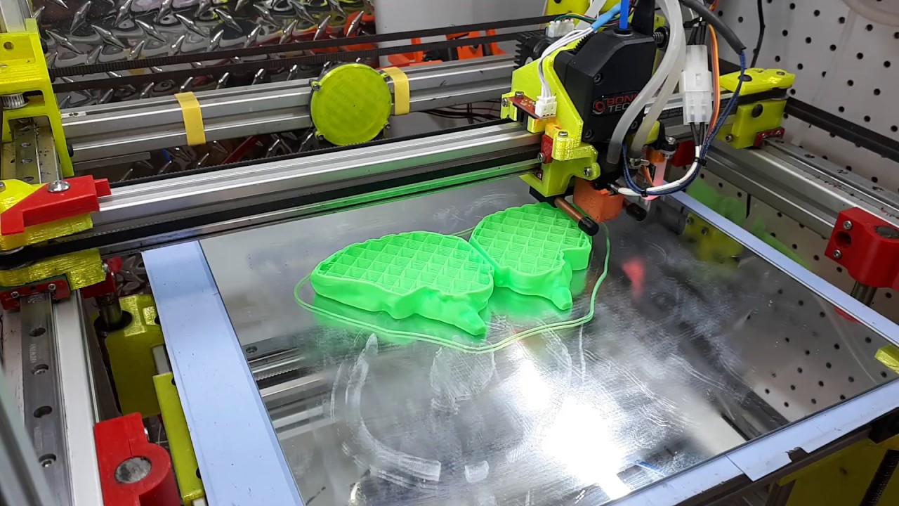 HevORT CoreXY Rail MGN - Demo of 3D Printer Printing PLA - YouTube