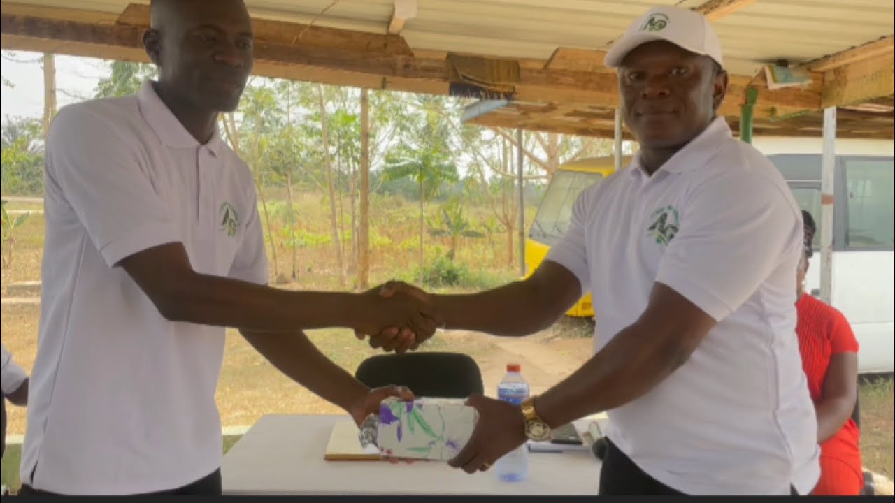 Achisec Headmaster Gifts Quiz Team Leader Sir Richmond Okyere A Brand ...