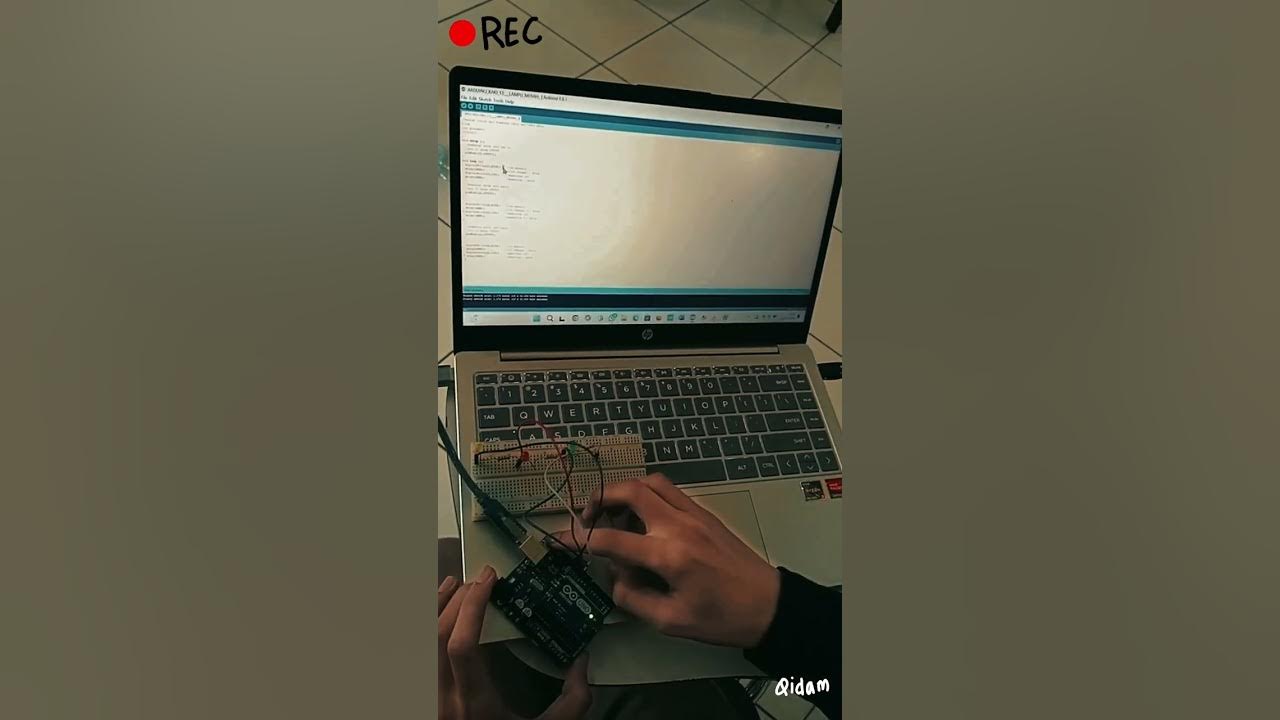 VIDEO PRAKTIK ARDUINO UNO DENGAN LAMPU LED - YouTube