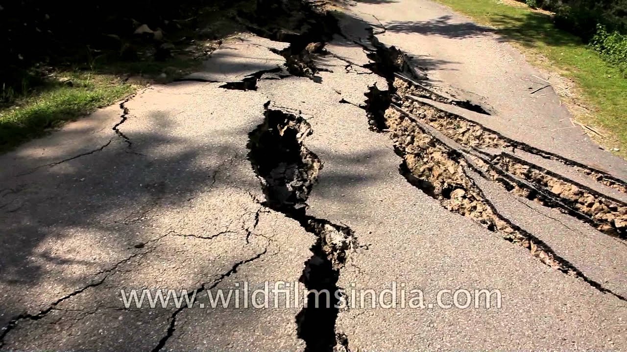 The ground just cracked up under one's feet: Uttarakhand - YouTube