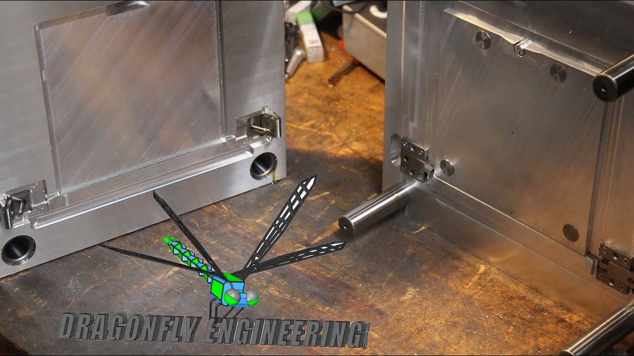 INJECTION MOLD WITH SLIDER CORE PULLS - YouTube