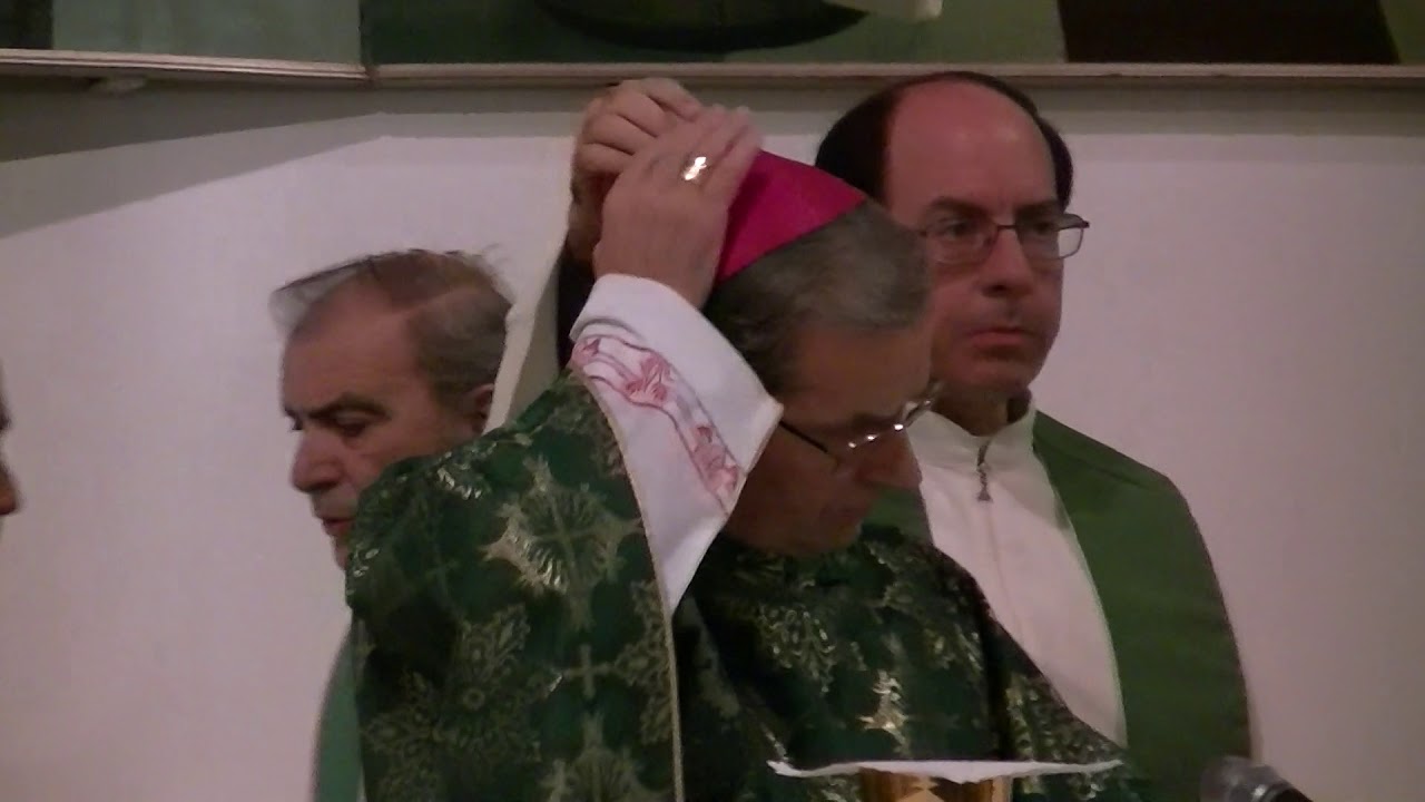 Ingresso don Fabrizio Ricci a San Giovanni Bono (2) - YouTube