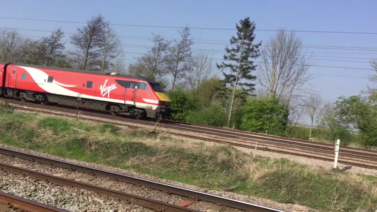 Helpston Level Crossing (Cambs) Saturday 08.04.2017 - YouTube