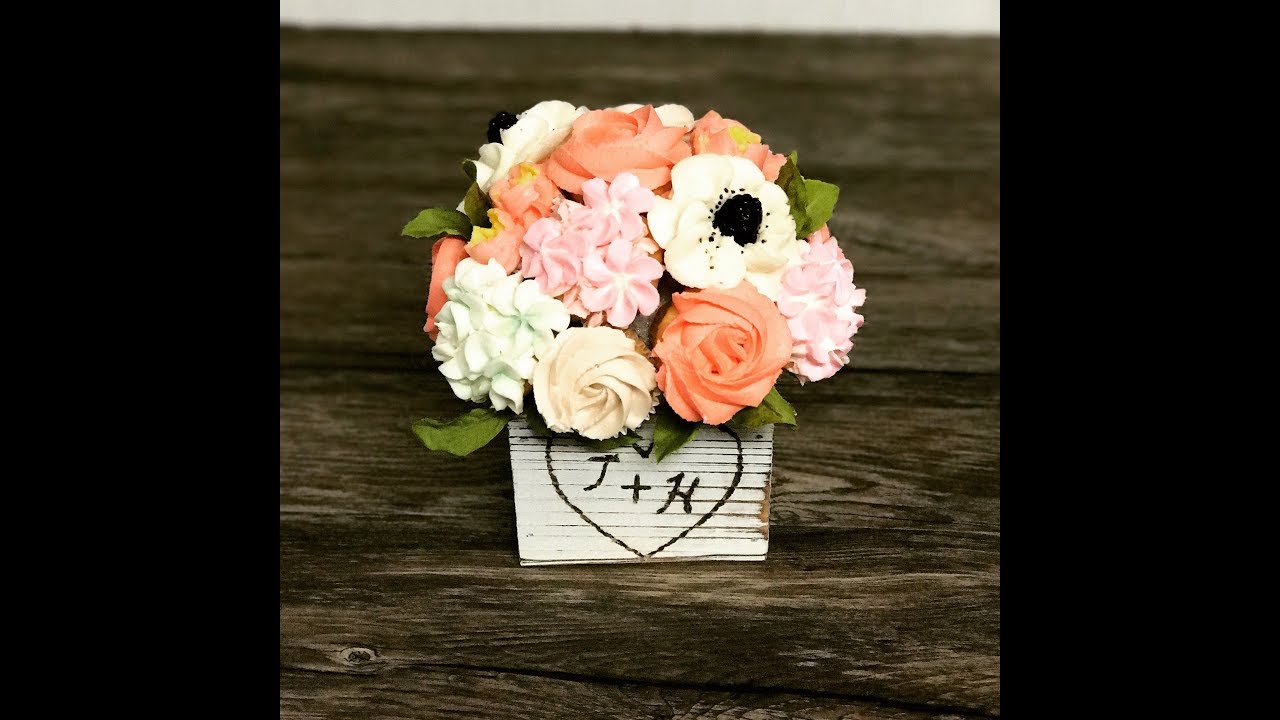 Easy diy cupcake bouquet tutorial! -Buttercream cake decorating - YouTube