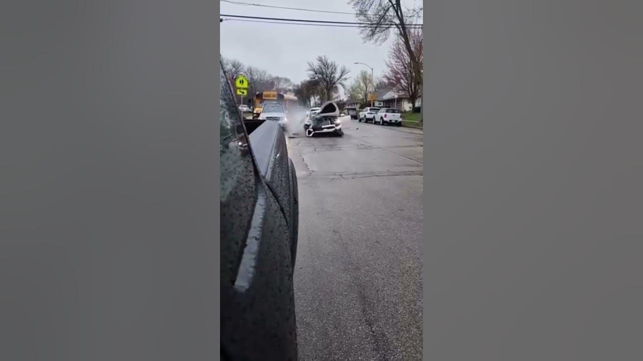Milwaukee school bus rammed by reckless driver, injuring 3+ people - YouTube