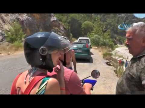 ​Kanyonda suya atlayan turistin ayağı kırıldı