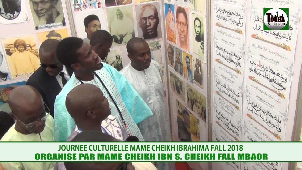 Visite de Mame Cheikh dans L'exposition Journée Culturelle Mame Cheikh ...