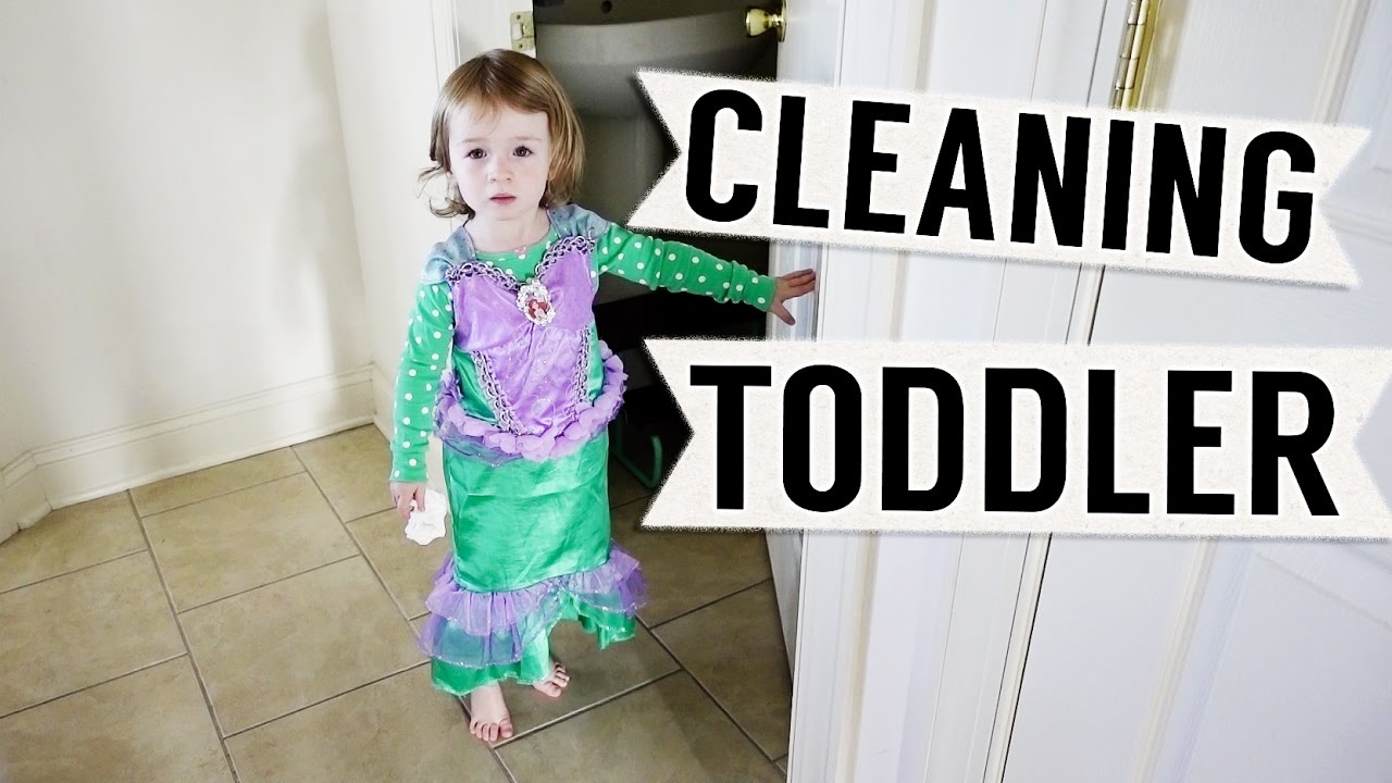 Carly the Cleaning Toddler and Sunday Dinner - YouTube