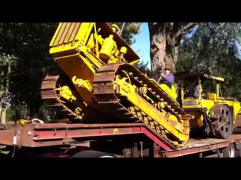 Cat D8 8R Loading - YouTube
