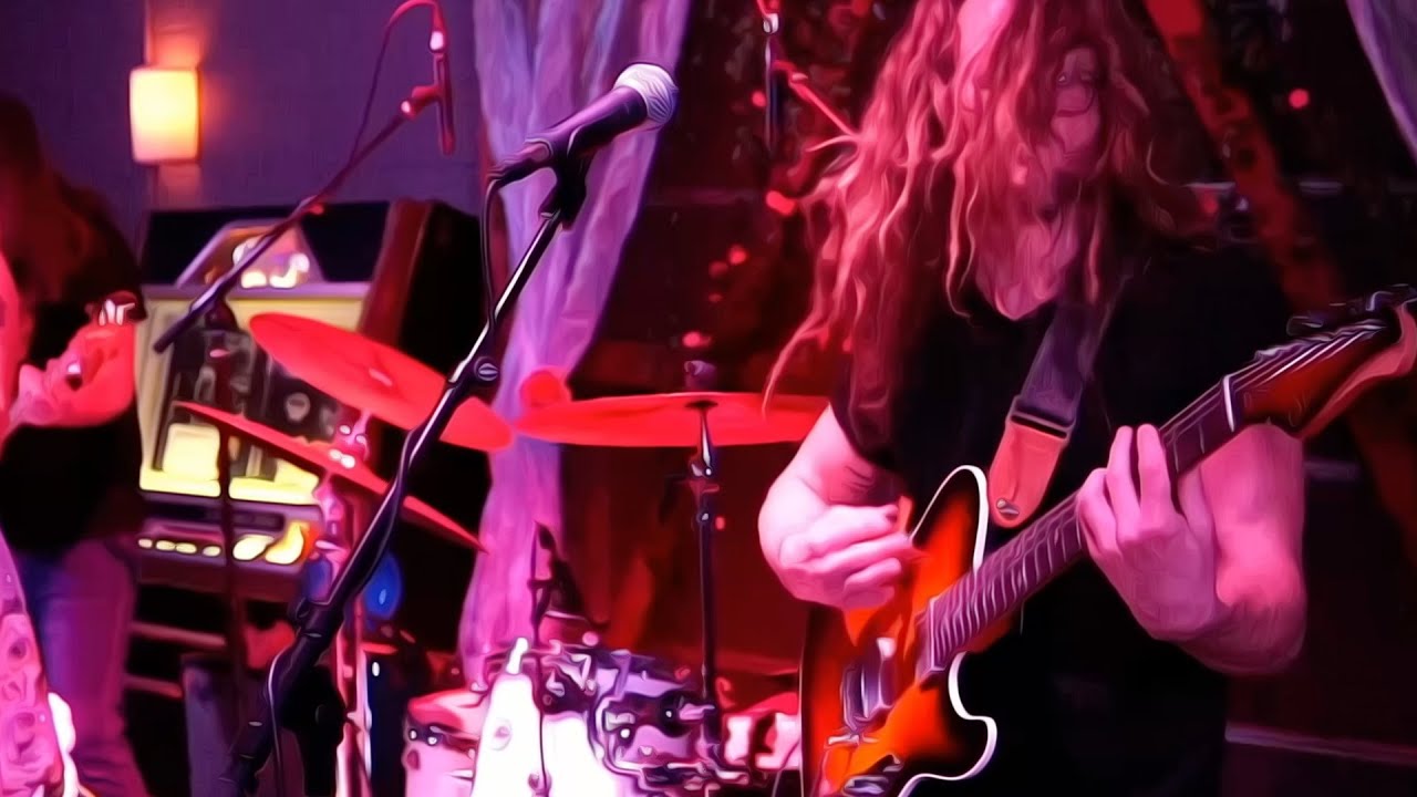 Christine Renner "Glitter" LIVE At HowMuch?! Studios - YouTube