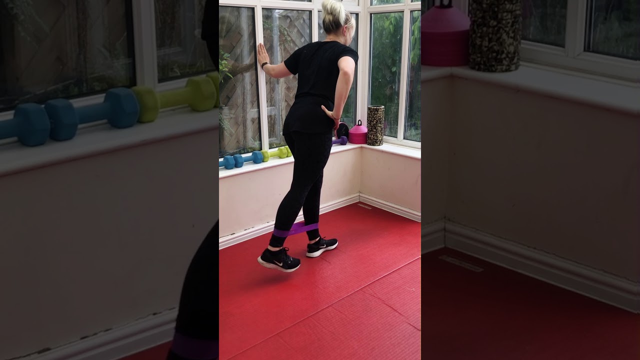 BANDED STANDING KICKBACKS - YouTube