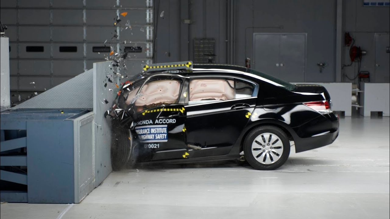 2009 Honda Accord Small Overlap Frontal - Driver side - YouTube