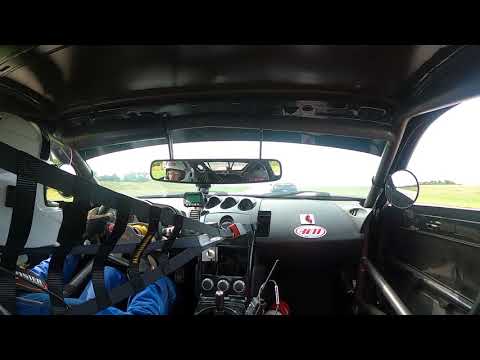 350z vs GTR - YouTube