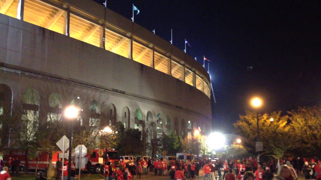 Ohio Stadium Victory Bell - YouTube