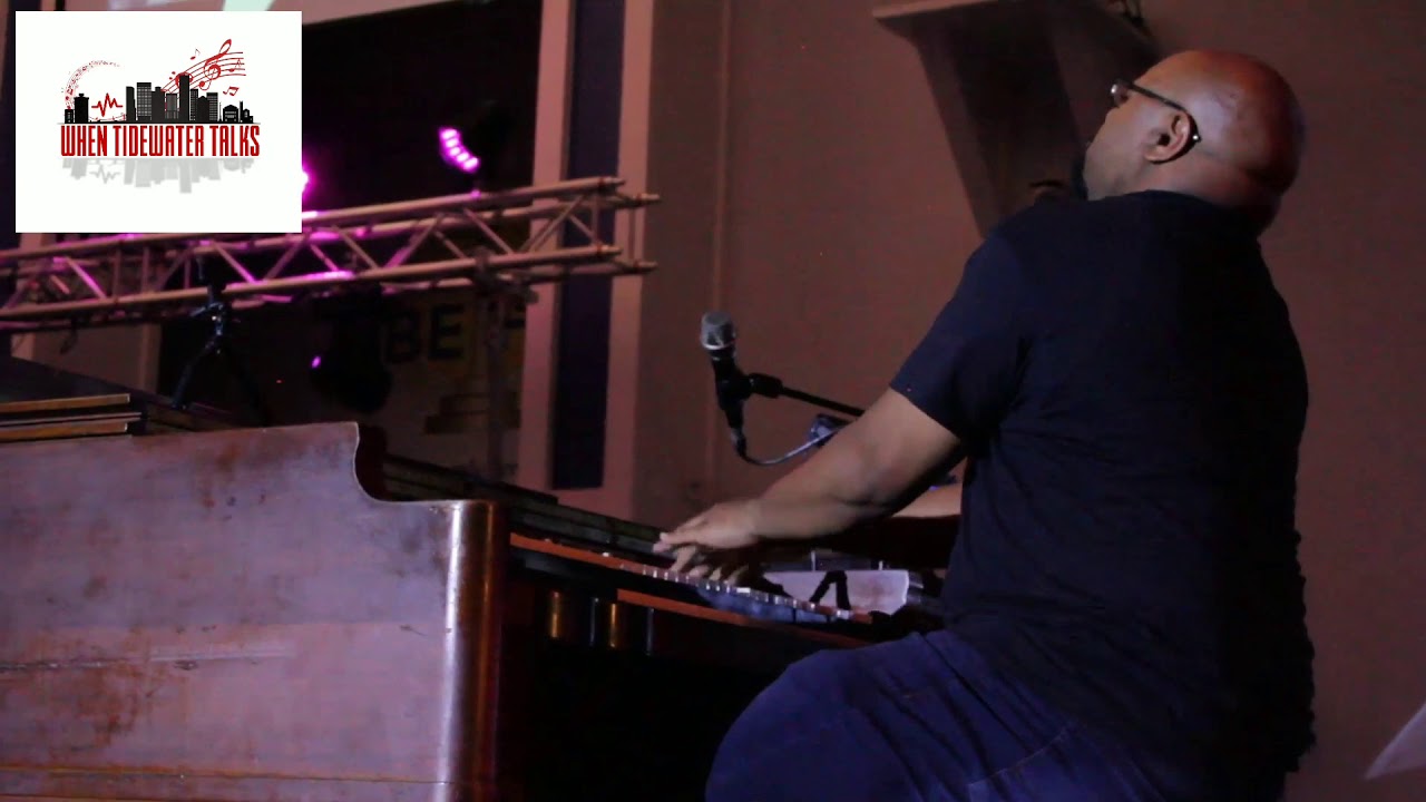 Minister Nathan Rooks playing "Yes Lord" - YouTube