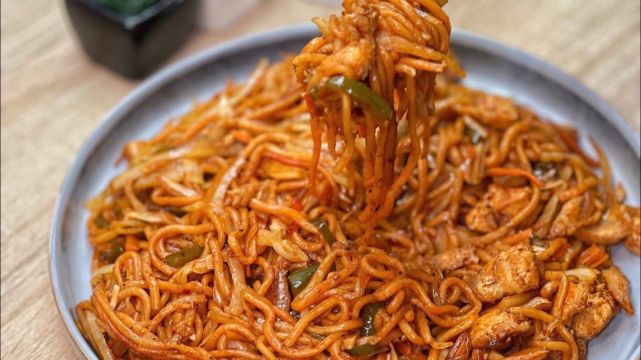 Restaurant Style Chicken Chowmein Recipe - YouTube