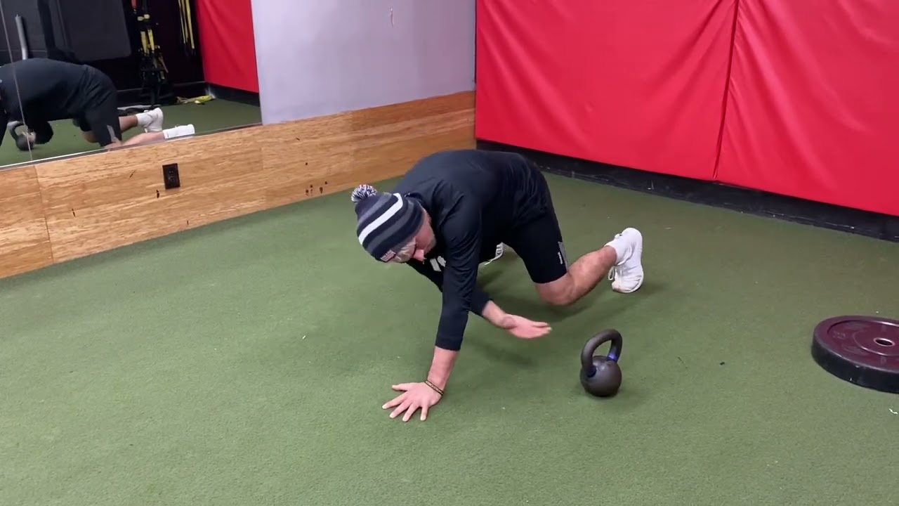 Bear Stance KB Pull Through - YouTube