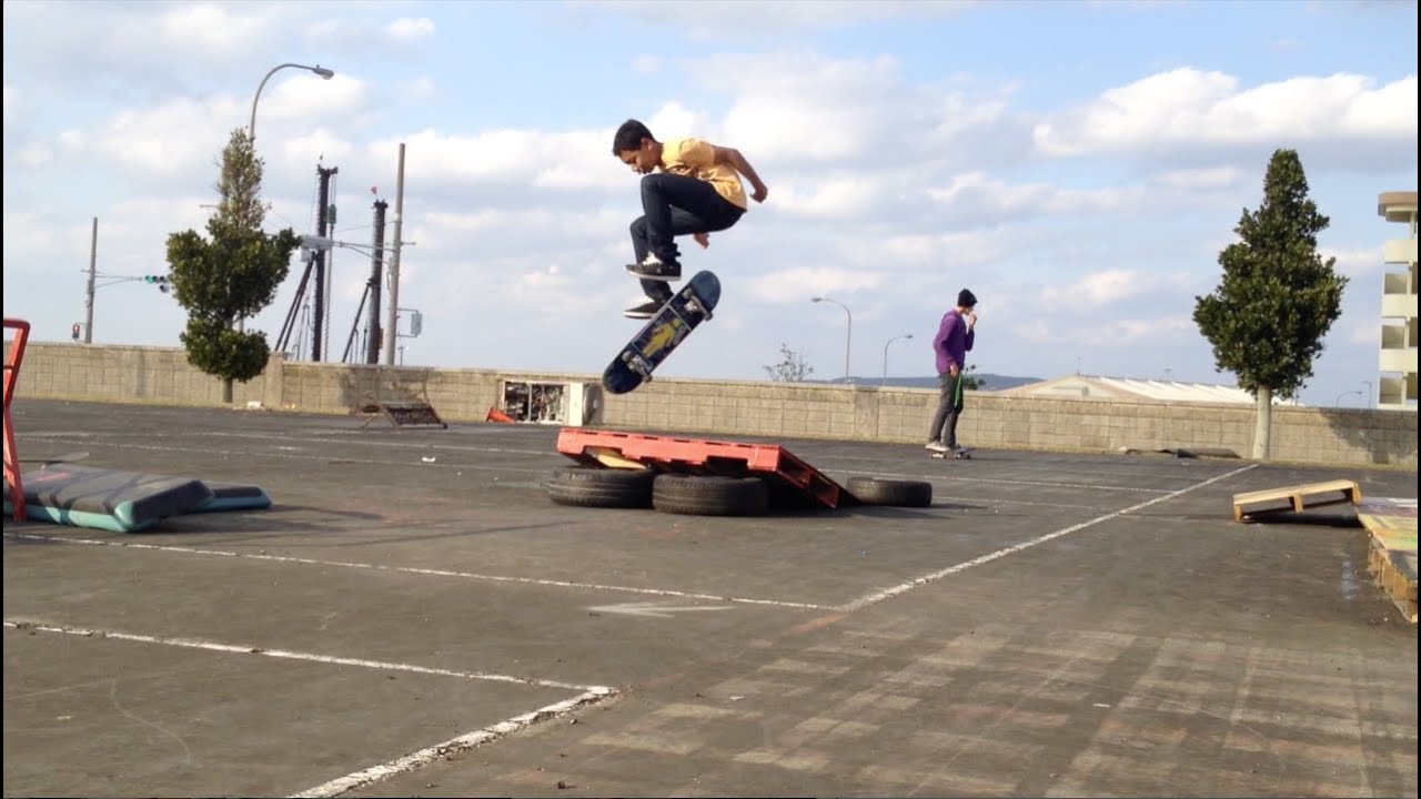 Winter Skateboarding Montage - YouTube