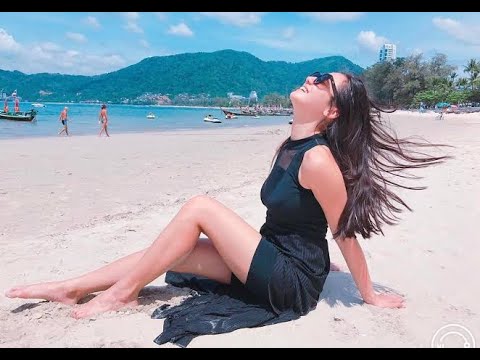 MAIN DI PANTAI,BANYAK CEWEK CANTIK NYA JUGA LAGI MANDI...