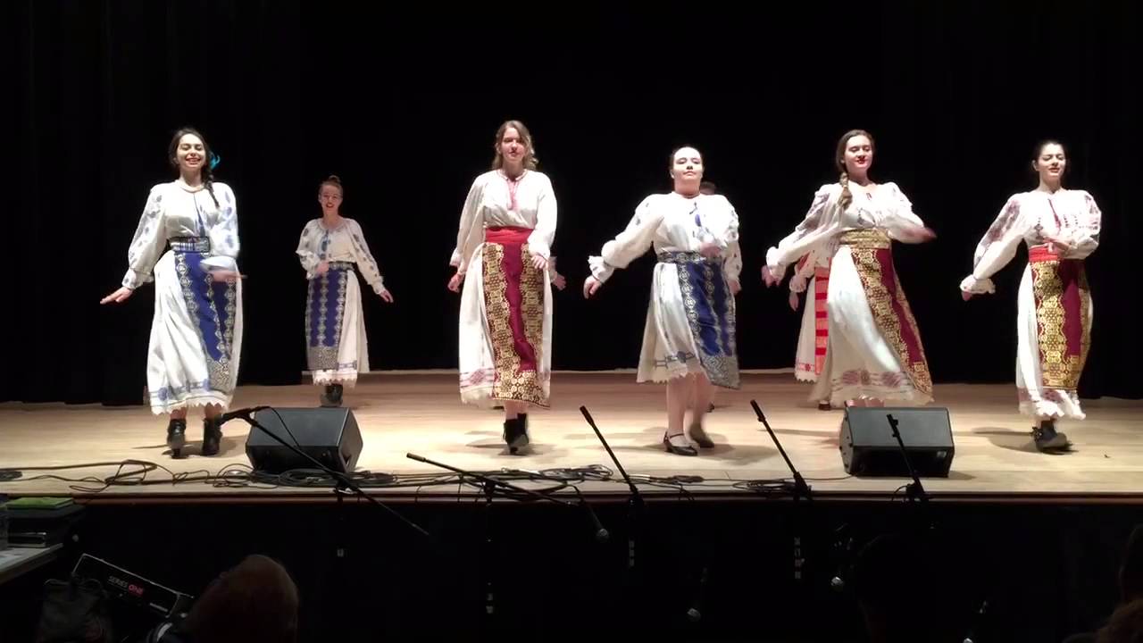 Ansamblul de dansuri populare romanești "Transilvania" din Chicago ...