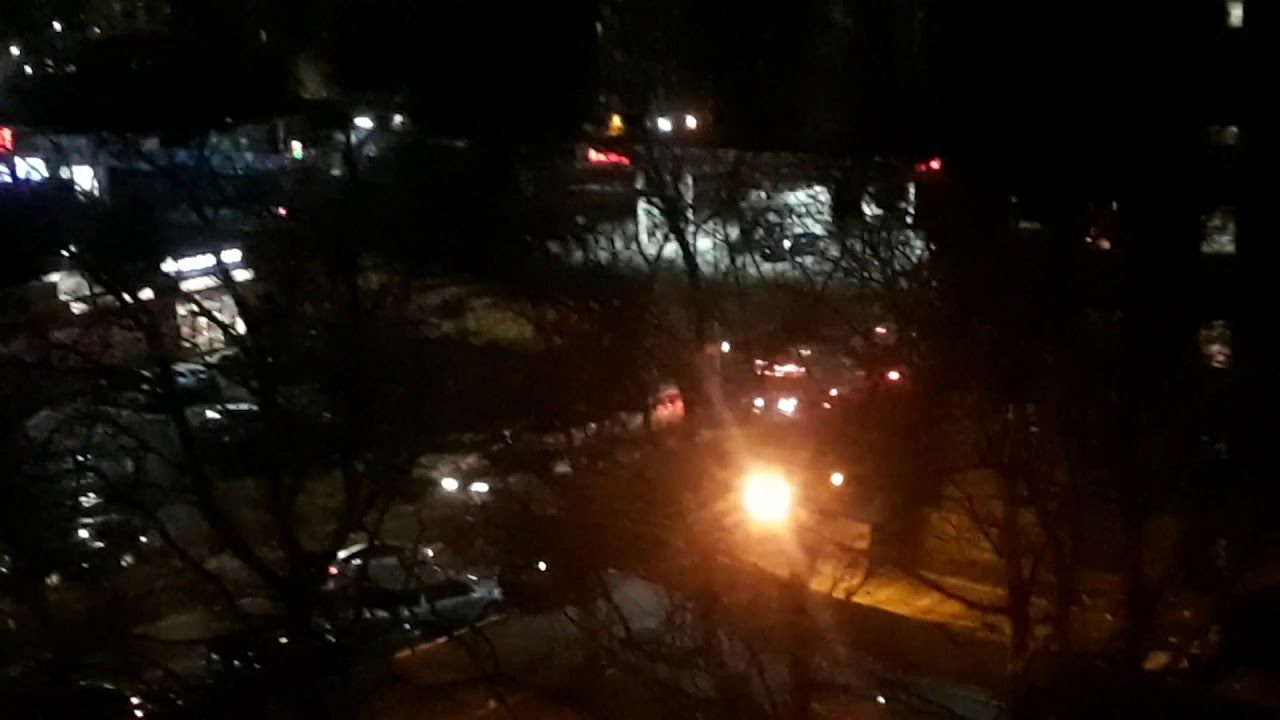 FDNY Engine 90, Ladder 46 and Battalion 17 Responding - YouTube