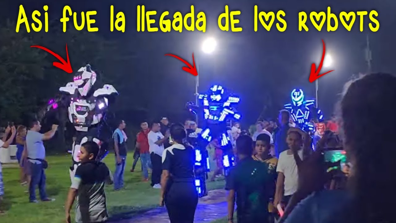 Mira como unos robots llegan a una fiesta de 15 años. Que sorpresa se ...