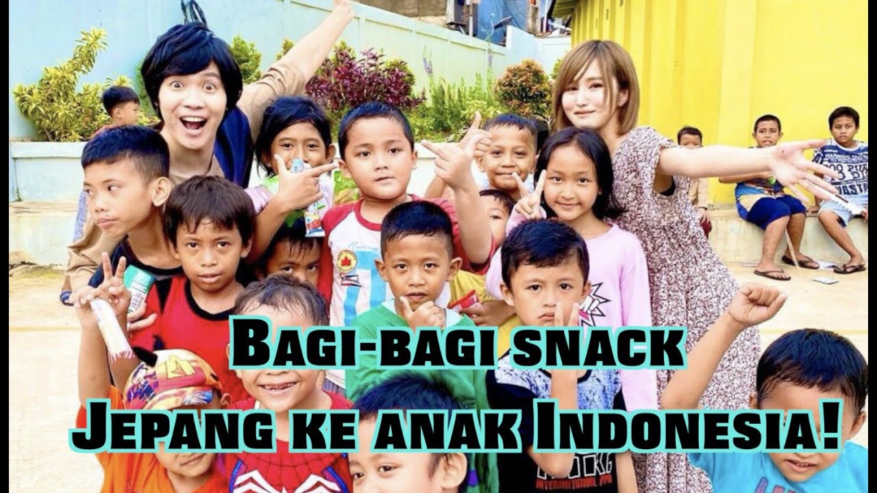 BAGI-BAGI SNACK JEPANG KE ANAK INDONESIA! REAKSINYA RUSUH ABIS!! (Feat ...