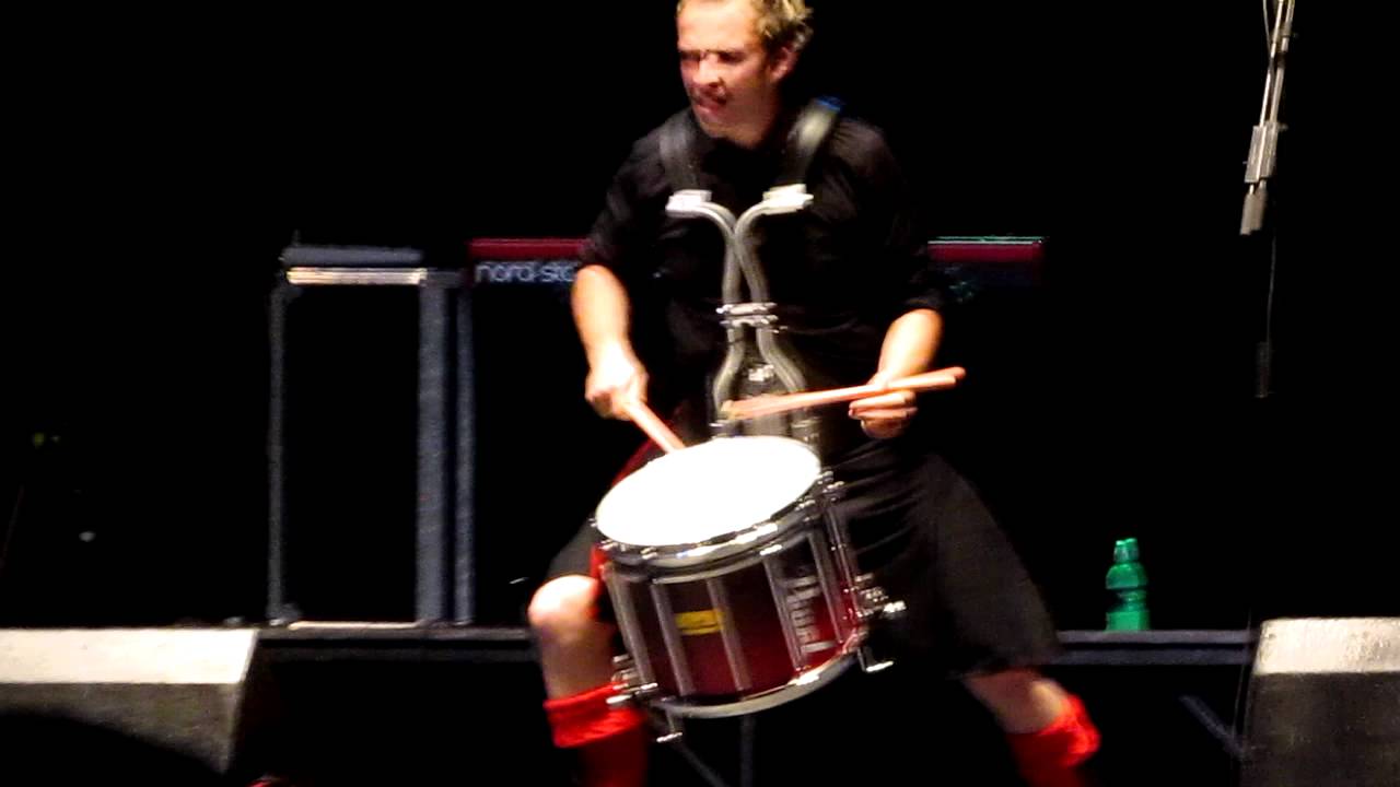 RED HOT CHILLI PIPERS - STEVEN GRAHAM DRUMMER BATTLE - IRISH FEST ...