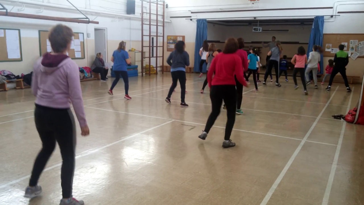 Más zumba (mes de marzo) - YouTube