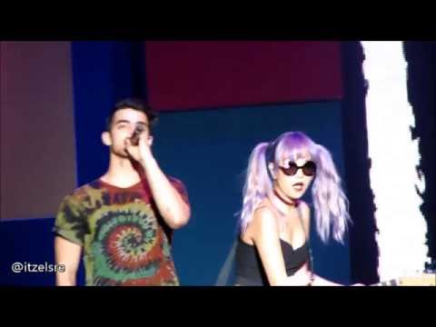 DNCE - "Body Moves" Live Mexico City 2016 - YouTube