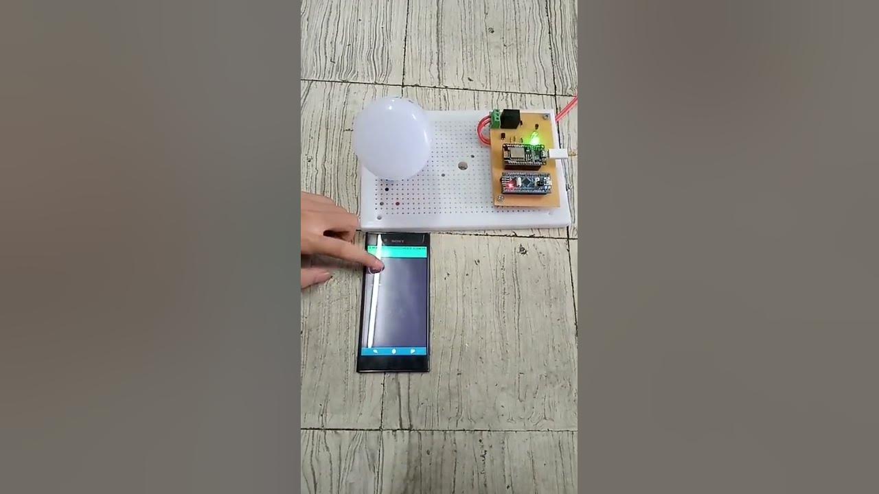 Use the arm stm32f1 to connect esp8266 wifi to control the lights by phone - YouTube