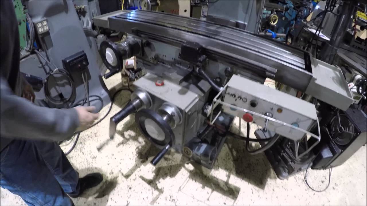 Cincinnati Milacron Toolmaster TM MT Universal Vertical Mill - YouTube