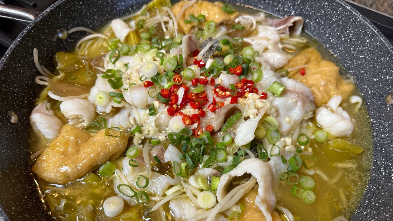 Simple Fish with Pickled Mustard Greens is so delicious 🤤 簡單的酸菜煮魚已經太美味了 ...