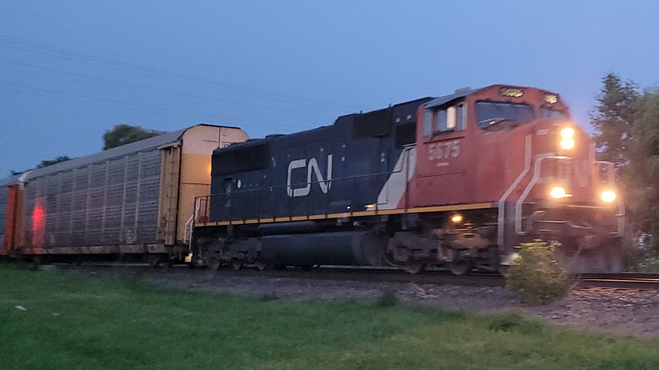 CN 271 - 5675 In Lynden Ontario - YouTube