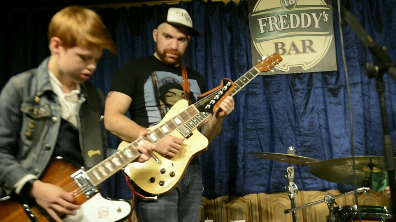 Toby Lee with Mike Ledbetter at Blues Heaven Festival Nov 2017 - YouTube