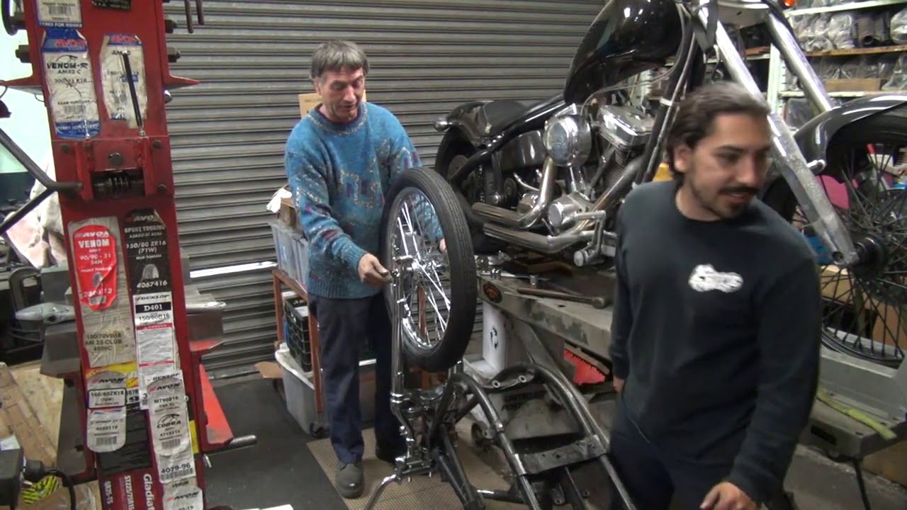 #102 repo knucklehead springer fork straightening & spool wheel truing ...